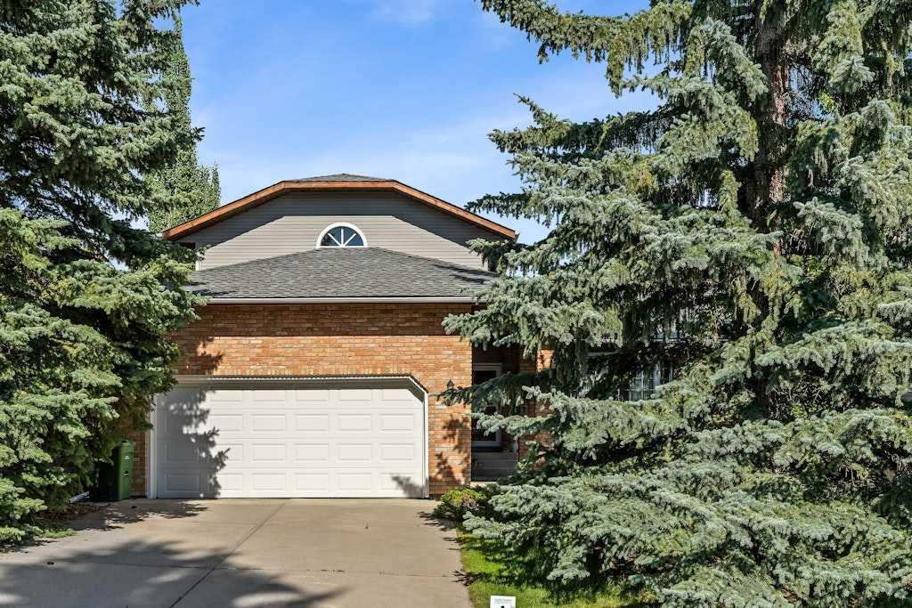 Xx Stradbrooke Rise Sw 2 Storey Home sold for $XXXXXX in Strathcona ...