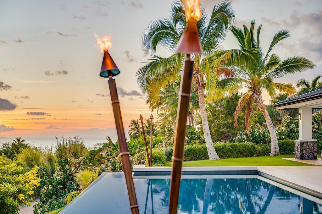 16 Kumu Niu Pl, Unit Unit B, Lahaina, HI 96761