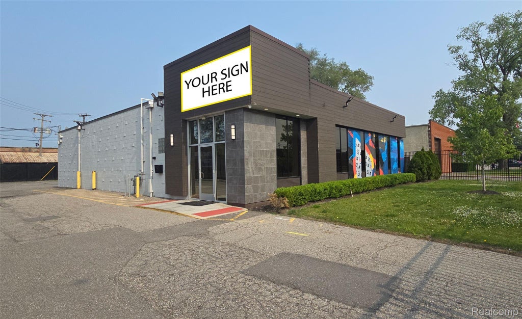 26673 Lawrence, Center Line city Property Listing: MLS® #20251061986