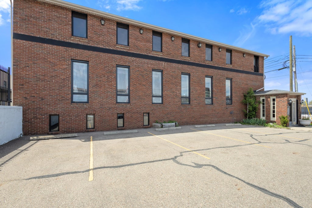 137 N Park Street Unit: 104, Kalamazoo city Property Listing: MLS ...