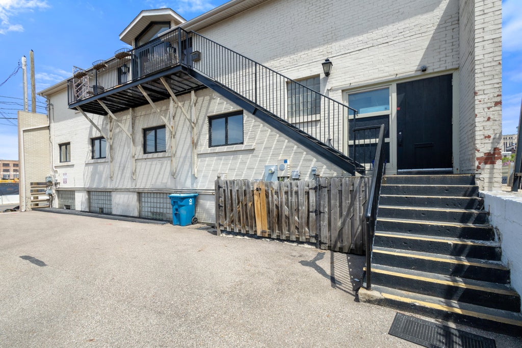 137 N Park Street Unit: 104, Kalamazoo city Property Listing: MLS ...