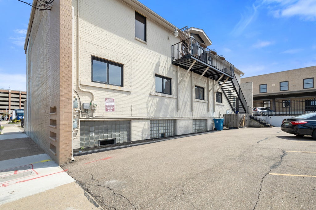137 N Park Street Unit: 104, Kalamazoo city Property Listing: MLS ...