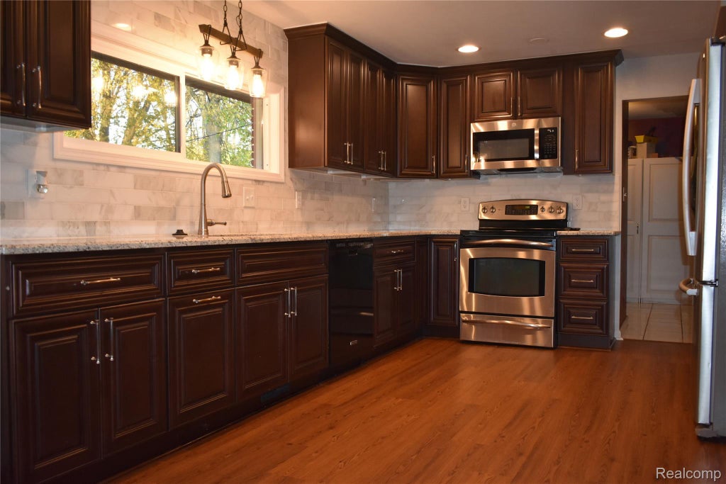 3501 Denson Drive, Sterling Heights city Property Listing: MLS ...