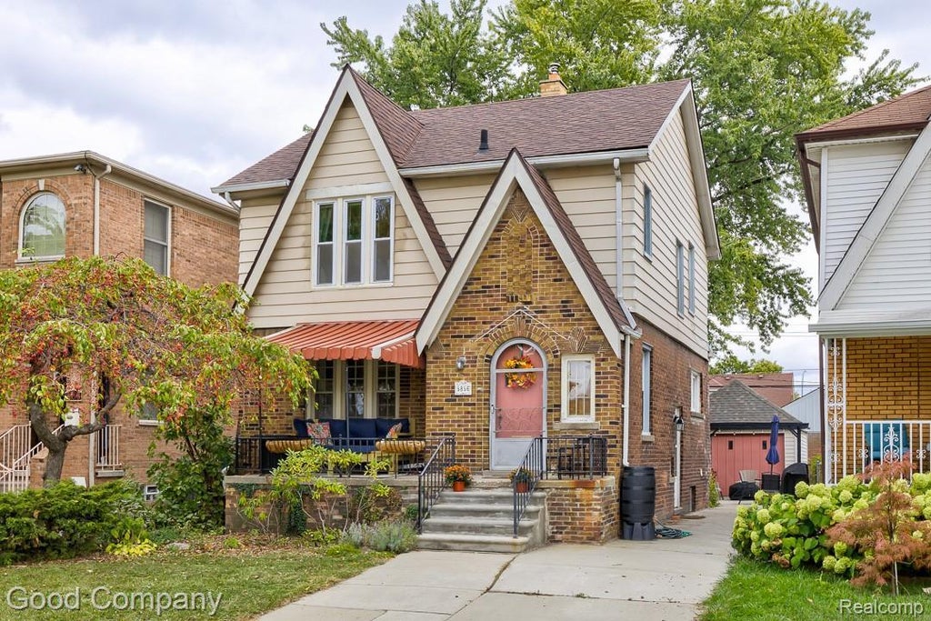 5856 Hartwell Street, Dearborn city Property Listing: MLS® #20251052873