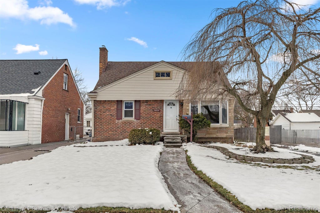 9804 Hubert Avenue, Allen Park city Property Listing: MLS® #20251059301