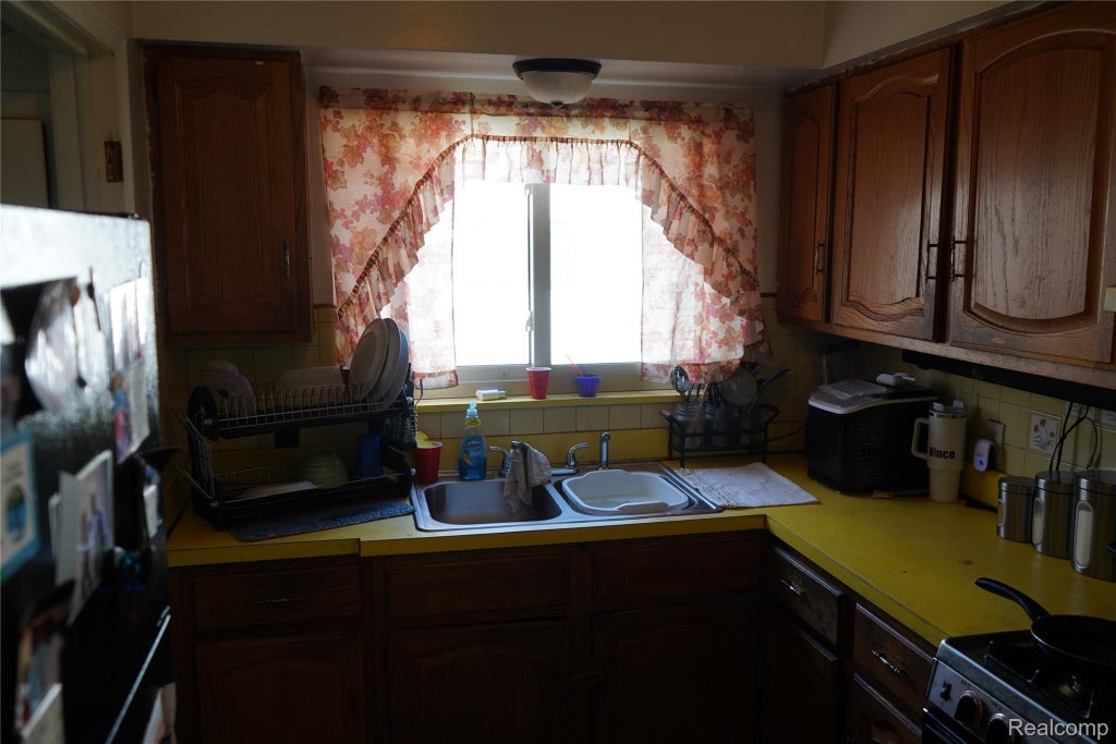 20115 Santa Barbara Drive, Detroit city Property Listing: MLS® #20251060242