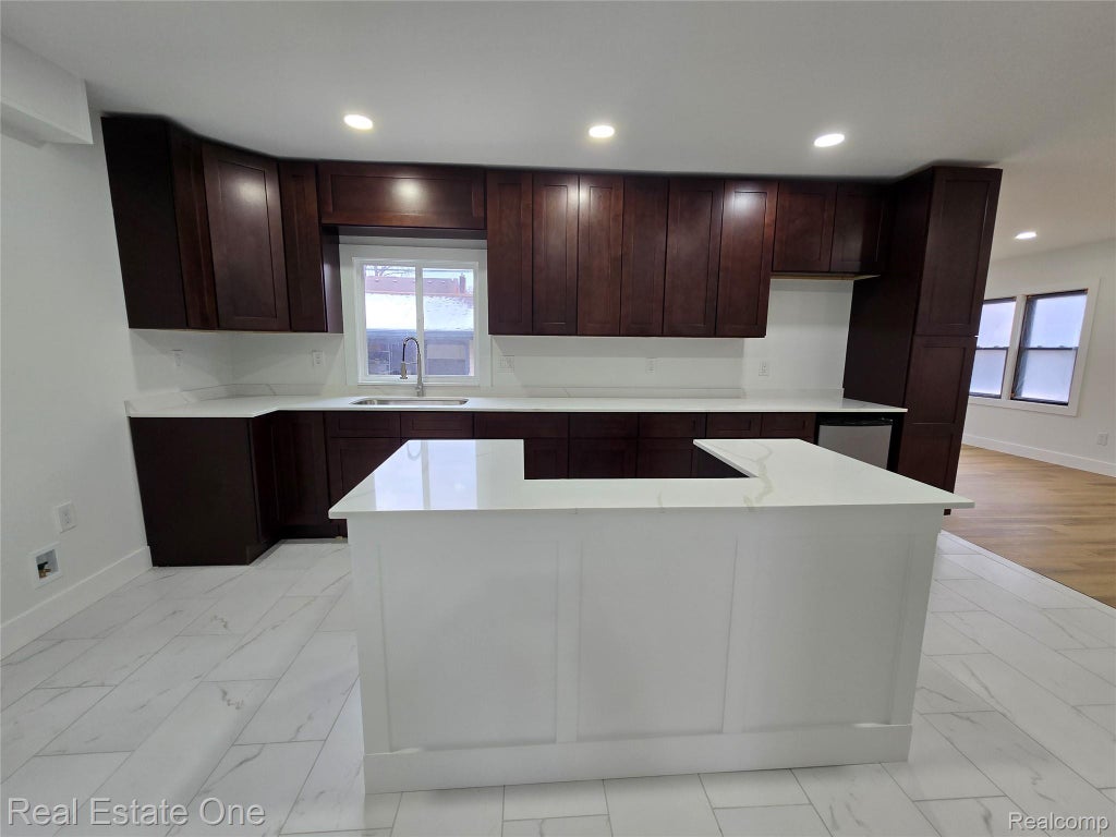 953 Kings Highway, Lincoln Park city Property Listing: MLS® #20261002567