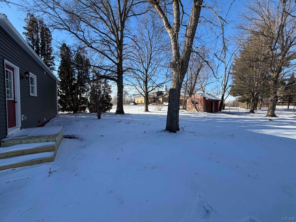 1084 Loren Rd, Adrian township Property Listing: MLS® #56050197658