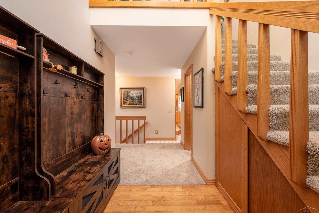 5407 Wanetah Dr, Midland city Property Listing: MLS® #61050191007