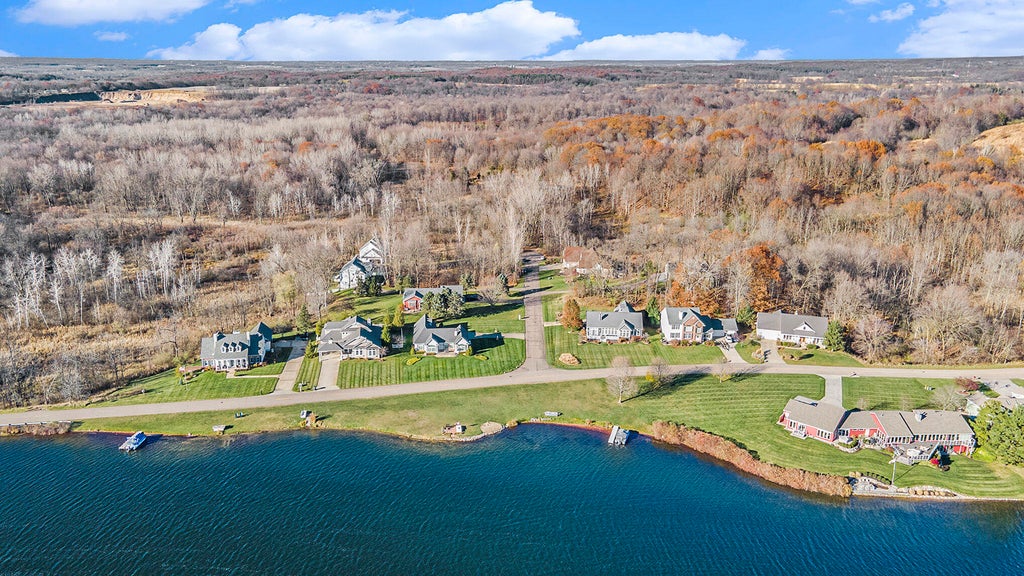 185 Hestia Drive, Gun Plain township Property Listing: MLS® #66025038856