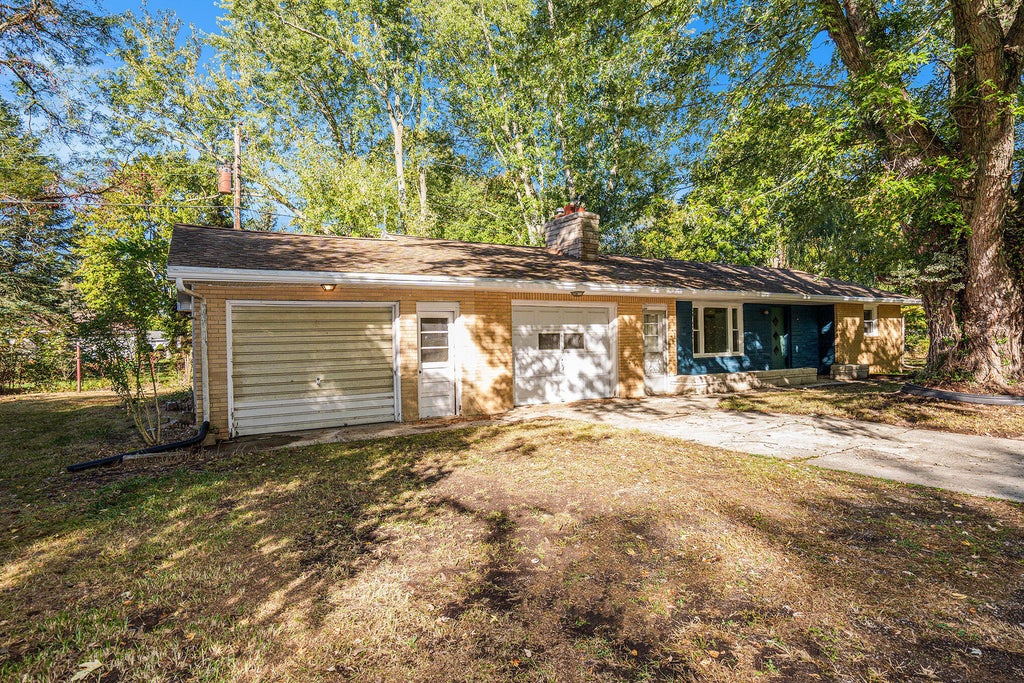 9086 3rd Street, Oronoko charter township Property Listing: MLS ...