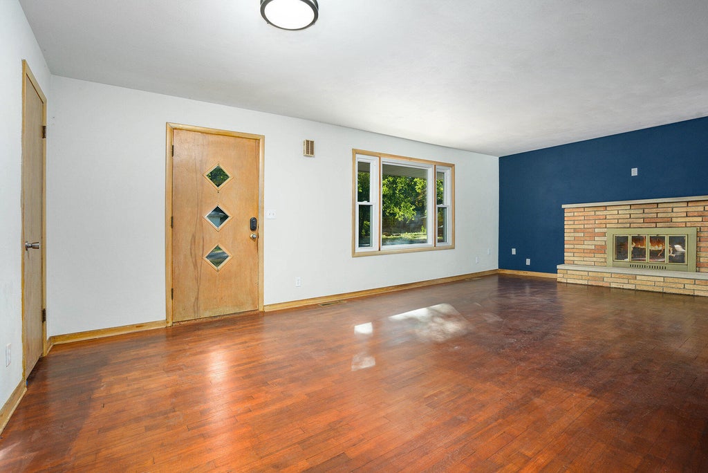 9086 3rd Street, Oronoko charter township Property Listing: MLS ...