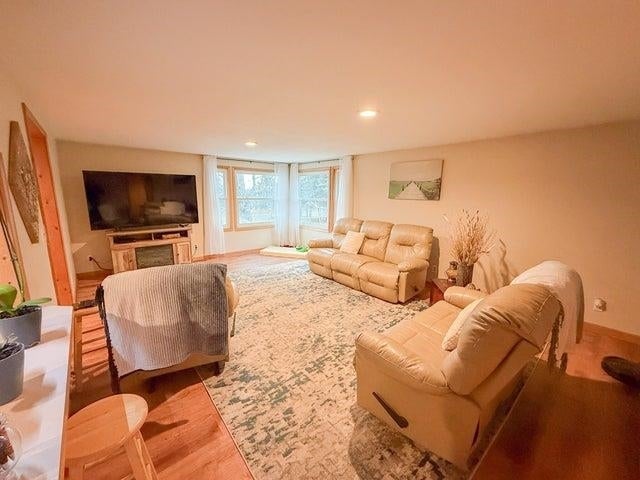 2703 E Moorestown Rd, Norwich township Property Listing: MLS® #77080063594