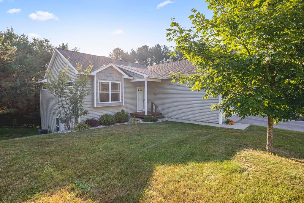 4758 Kodiak Dr, Long Lake township Property Listing: MLS® #78080064410