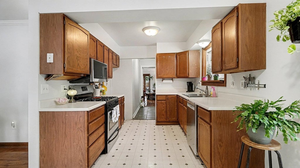 215 Dearing Dr, Shepherd village Property Listing: MLS® #79080064451