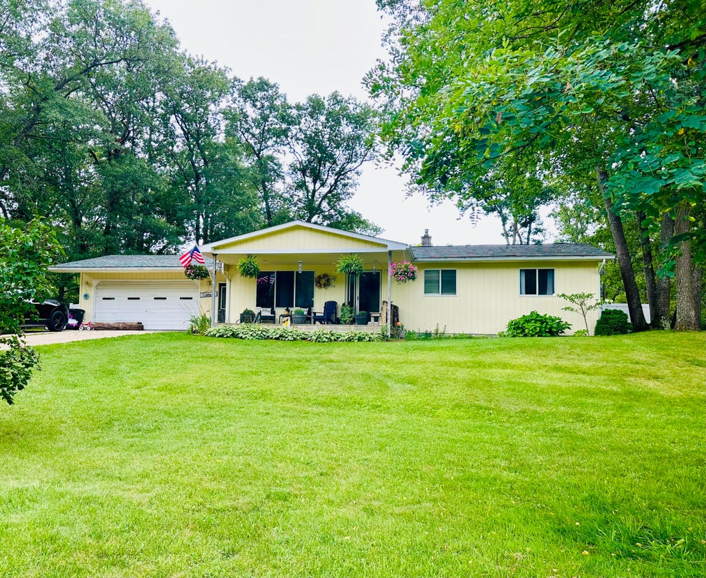 2239 Port Austin Road, Hume township Property Listing: MLS® #81026000233