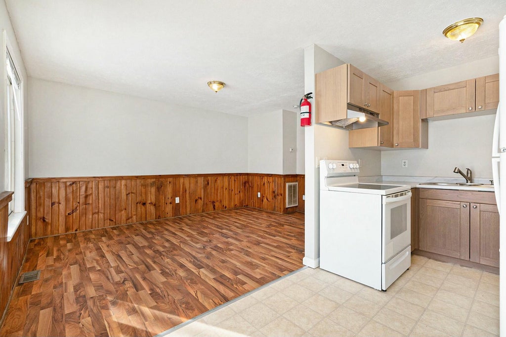 488 Florence Road, Constantine township Property Listing: MLS® #66025057012