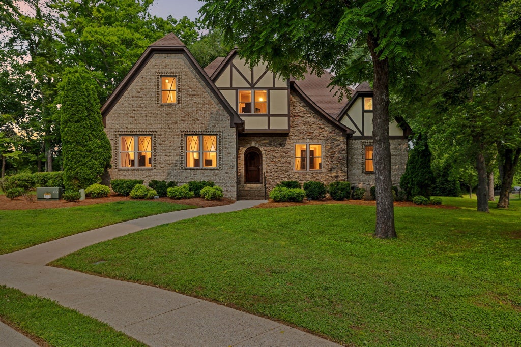 2001 Lynnhaven Ct, Mount Juliet Property Listing: MLS® #2989219