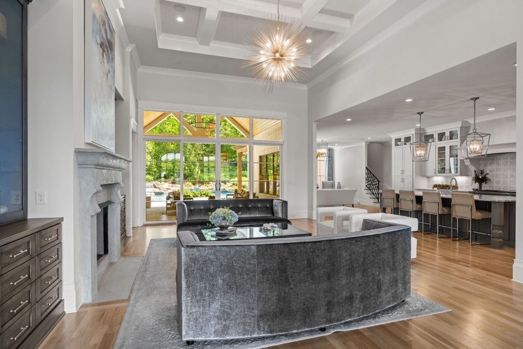 9104 Raindrop Cir, Brentwood Property Listing: MLS® #3093132