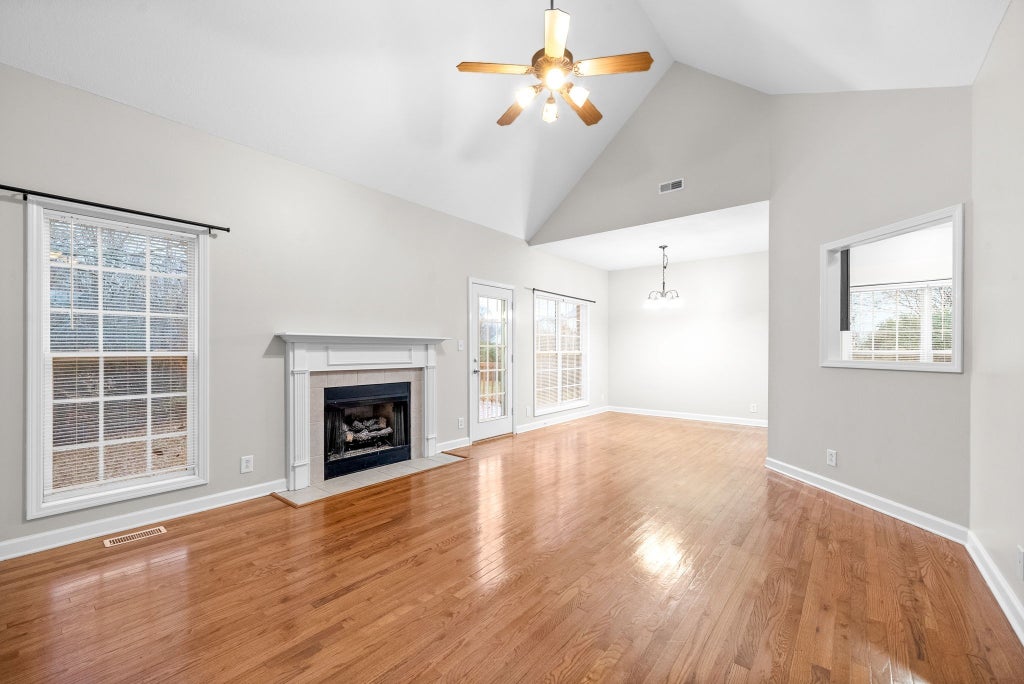 3345 Sunny Slope Dr, Clarksville Property Listing: MLS® #3084334