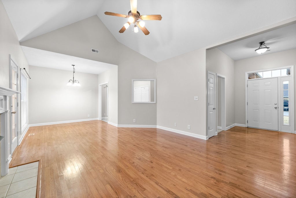 3345 Sunny Slope Dr, Clarksville Property Listing: MLS® #3084334