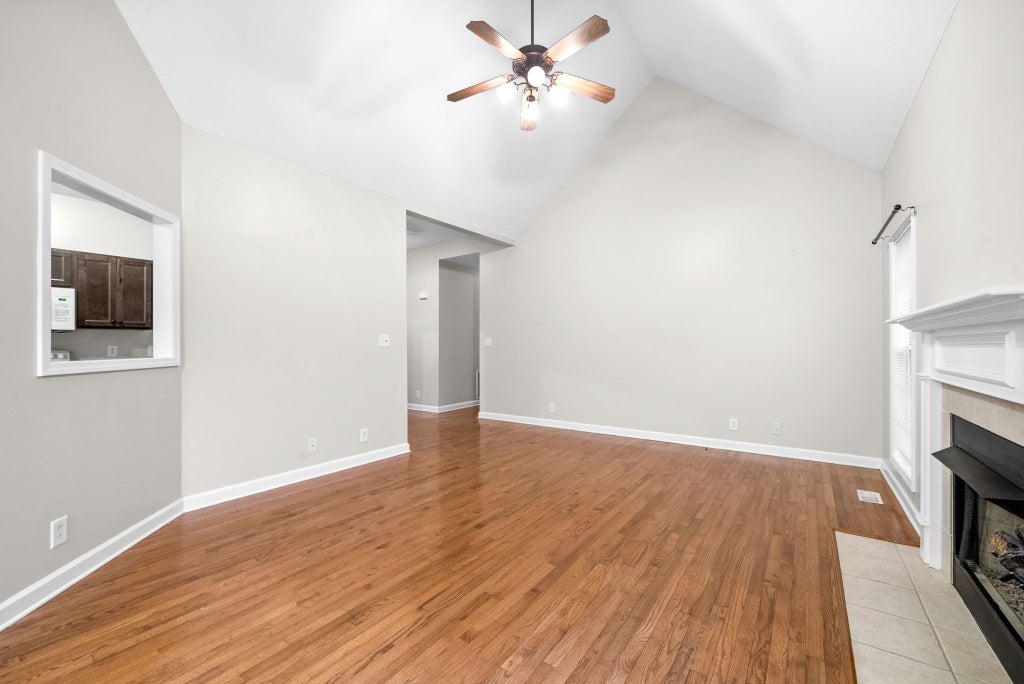 3345 Sunny Slope Dr, Clarksville Property Listing: MLS® #3084334