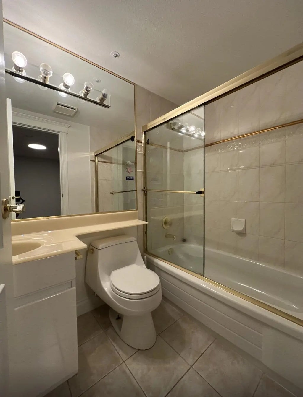 For Sale 6925 Angus Drive B, Vancouver Property Listing - R3074890