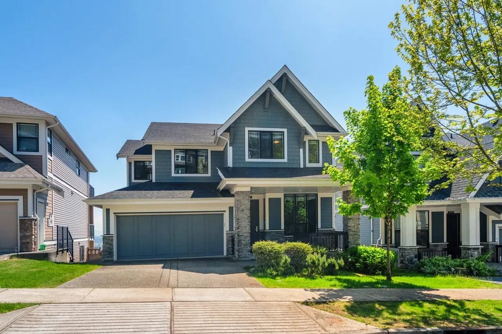 For Sale 1431 Strawline Hill Street, Coquitlam Property Listing - R3084132