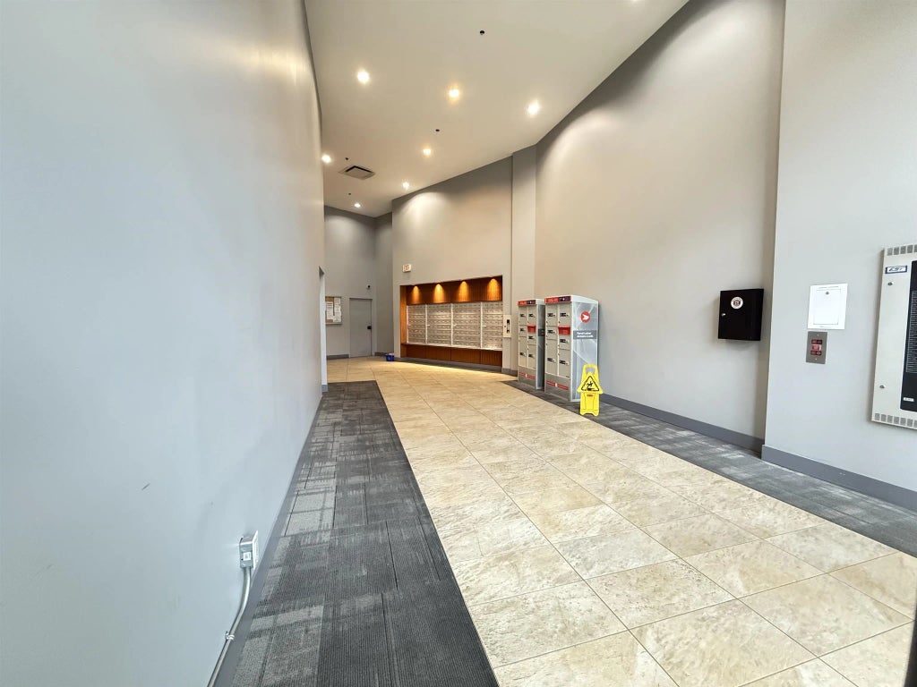 For Sale 4028 Knight Street 405, Vancouver Property Listing - R3076113