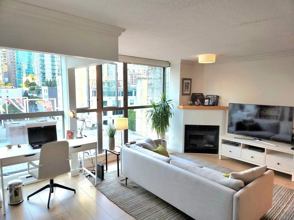 For Sale 928 Richards Street, Vancouver Property Listing - R3074652