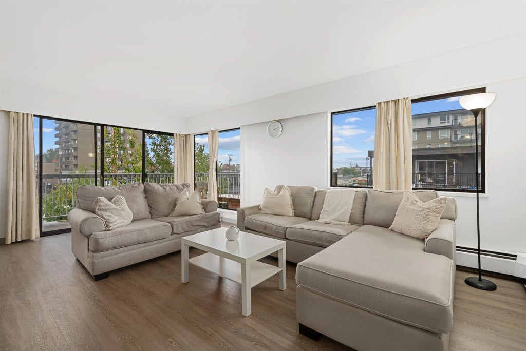 For Sale 11957 223 Street 301, Maple Ridge Property Listing - R3054152