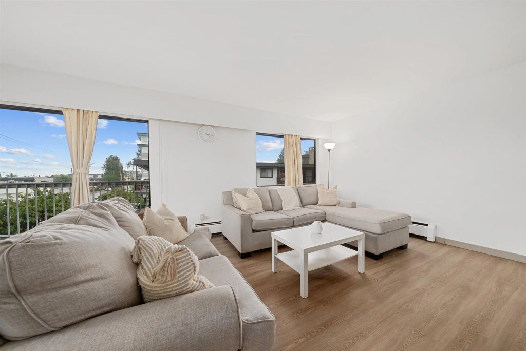 For Sale 11957 223 Street 301, Maple Ridge Property Listing - R3054152