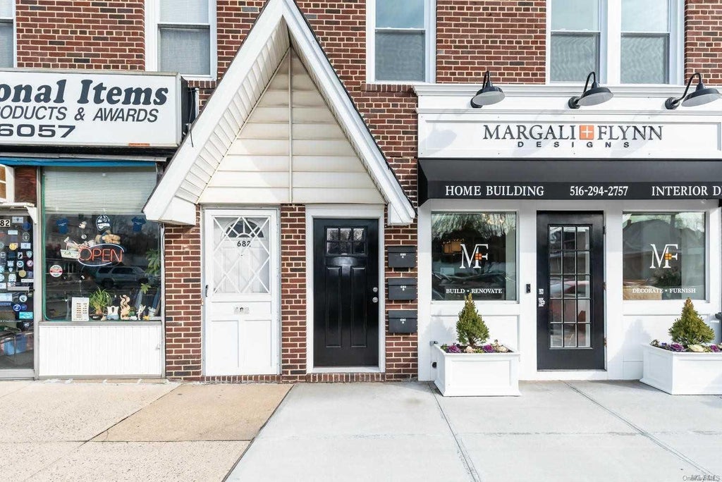 680 Willis Avenue B, Williston Park NY, 11596 Property Listing: MLS® # ...