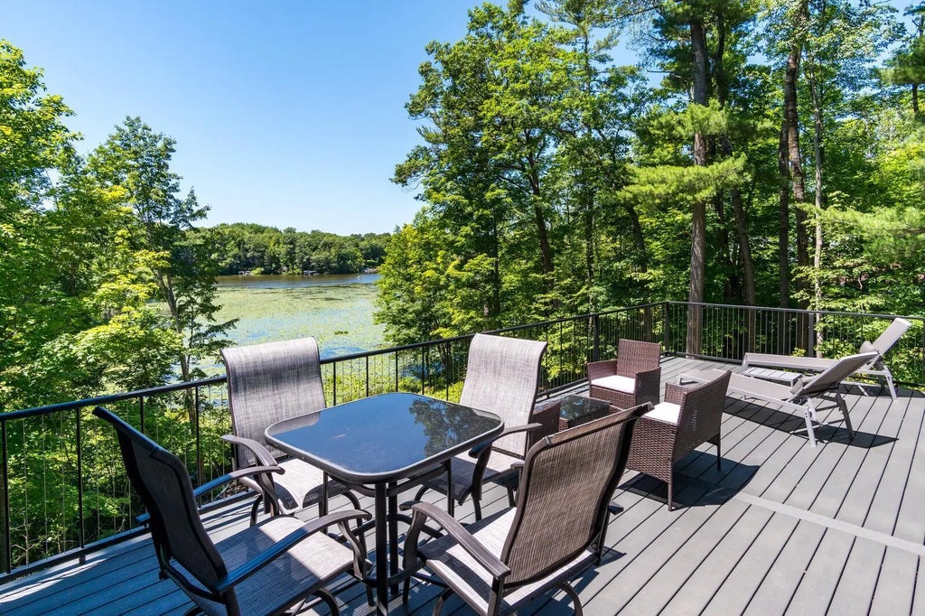 2568 28 1/4 Street, Birchwood - MLS #6671631 - LakePlace.com