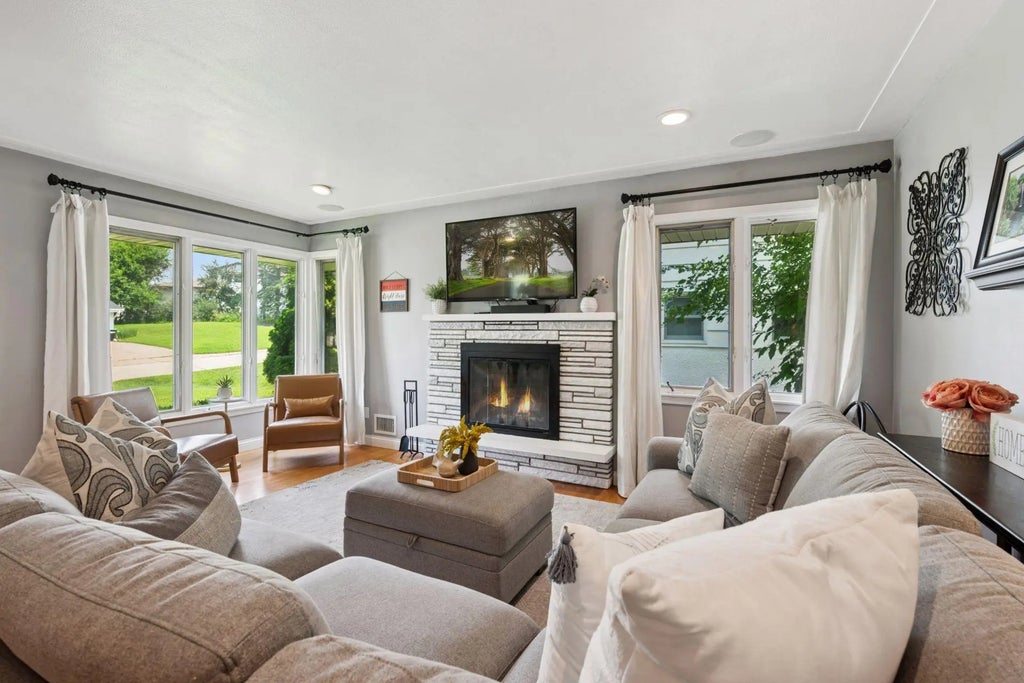 4917 Lantana Lane, Edina Property Listing: MLS® #6821642, Lake Edina Add