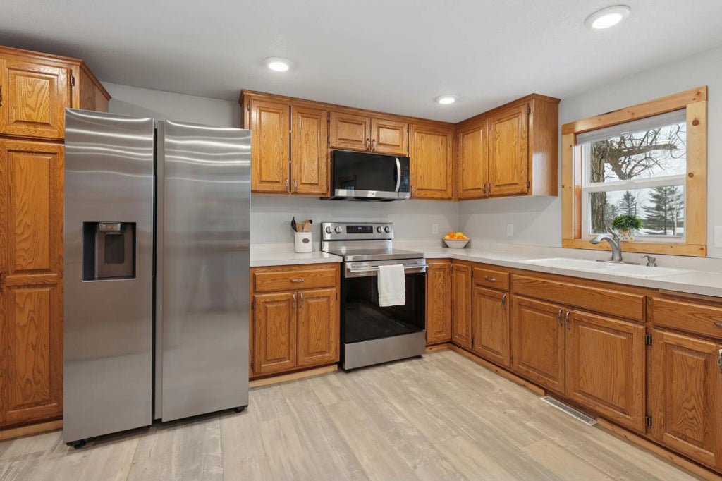 136 1st Street N, Hackensack - MLS #7000441 - LakePlace.com