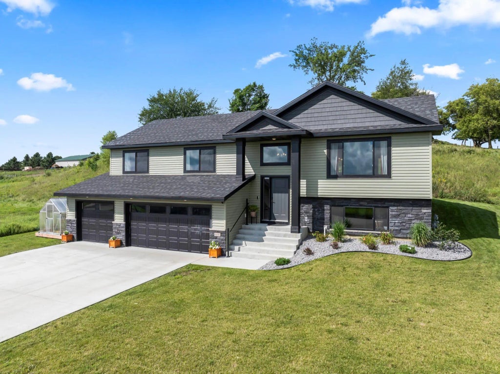 600 Mulligan Drive, Zumbrota, MN - MLS# 7008923 - Dane Arthur Real ...