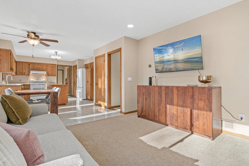 13925 Duluth Court, Apple Valley, MN - MLS# 7008931 - Dane Arthur Real ...