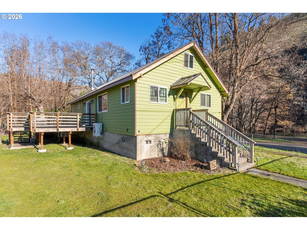 123 1st St, Klickitat Property Listing: MLS® #761587919