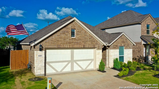 1212 Loma Ranch, New Braunfels Property Listing: MLS® #1880651S