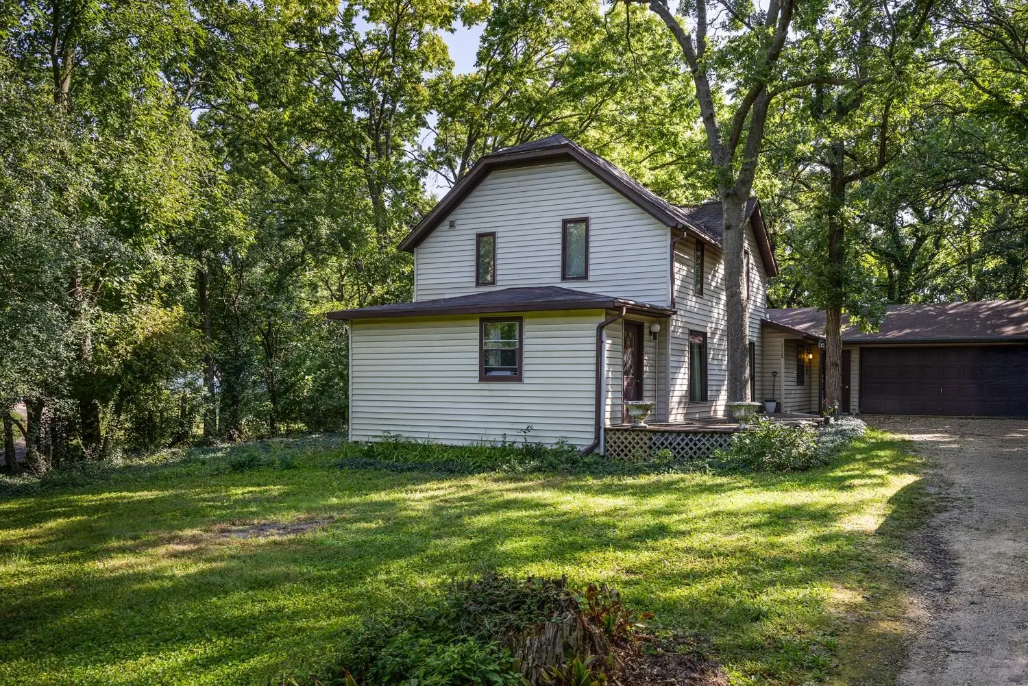 2879 S Riverside Drive, Beloit Property Listing: MLS® #2007961