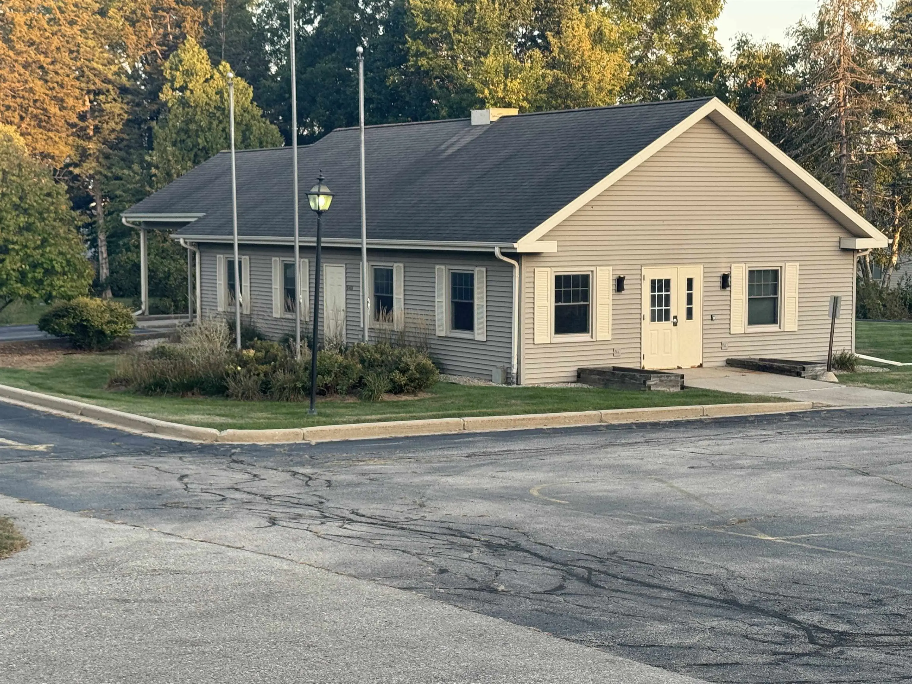 6401 Cottage Grove Road, Madison, WI - MLS# 2010391 - CommercialZip.com