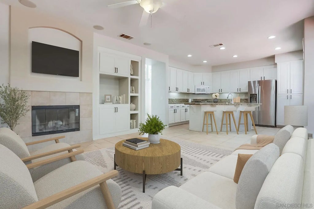 5423 Foxtail Loop, Carlsbad Property Listing: MLS® #250044310