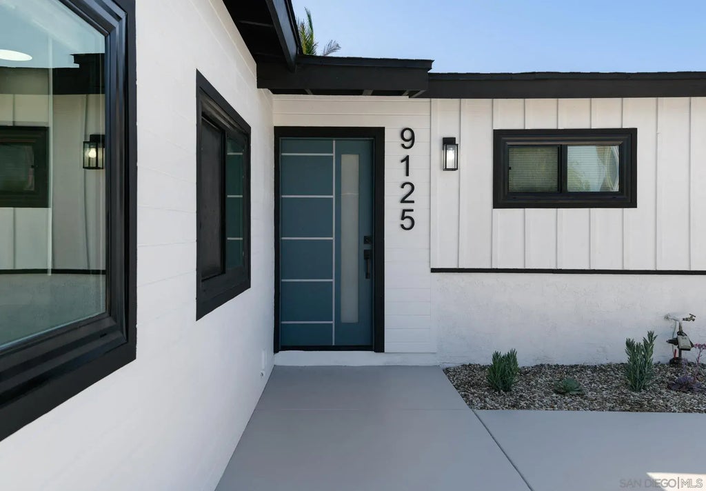 9125 Akard St, Spring Valley Property Listing: MLS® #260001347