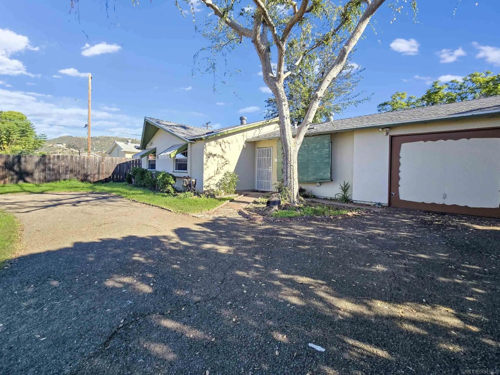 1693 N Mollison Ave, El Cajon Property Listing: MLS® #2600798