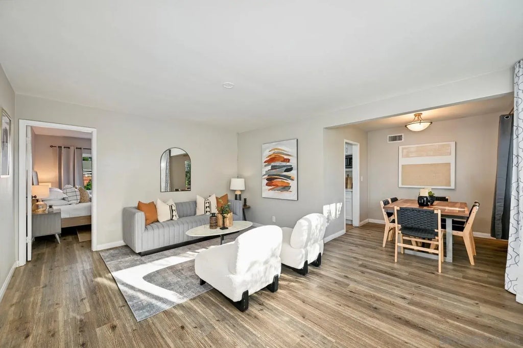 720 Fern St, Escondido Property Listing: MLS® #2601032