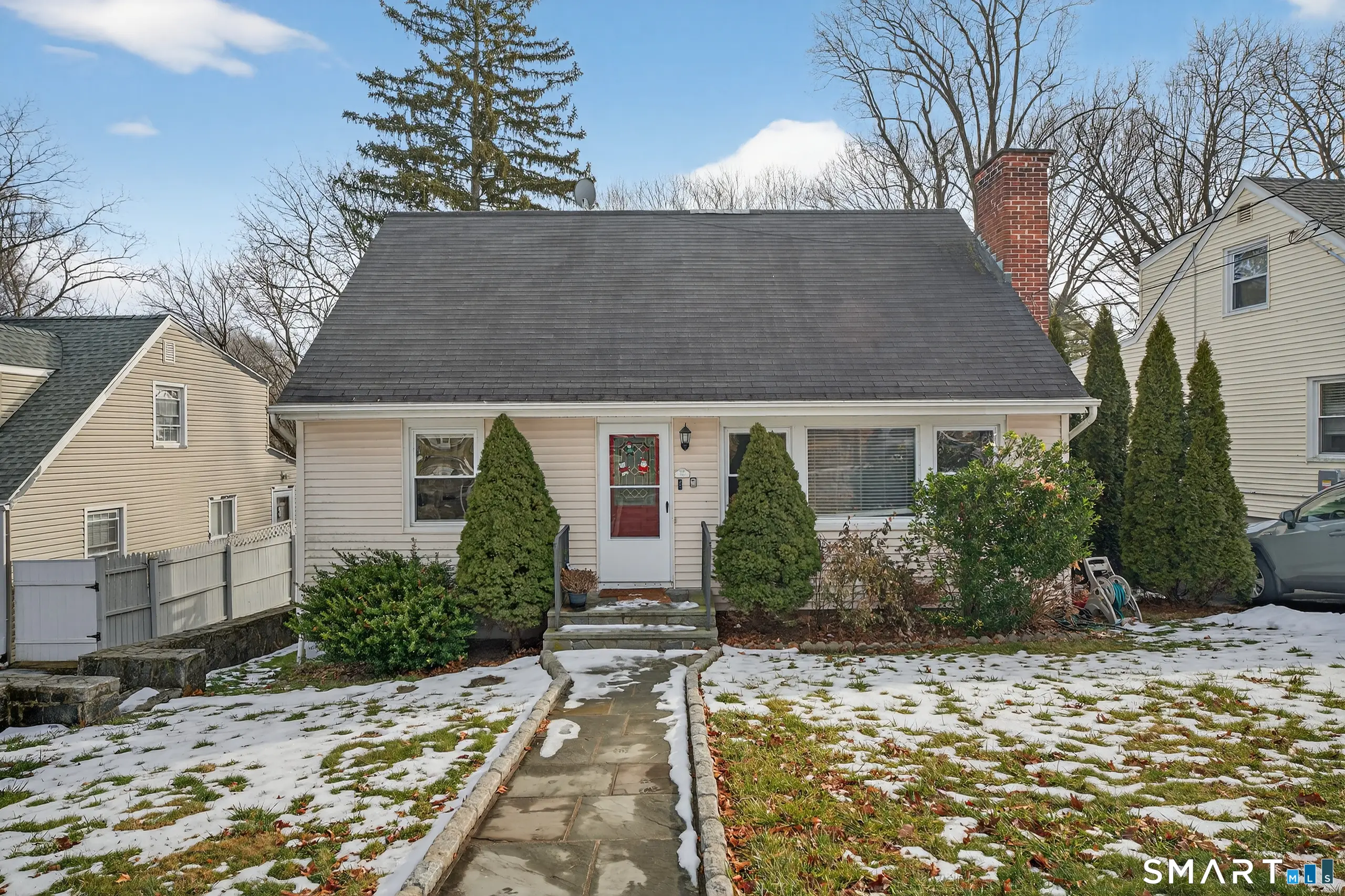 563 Lakeside Drive, Bridgeport Property Listing: MLS® #24147394