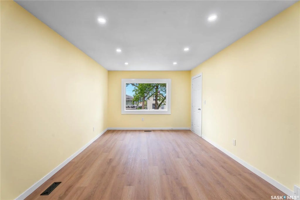 631 20th Street E, Prince Albert Home For Sale $209,900