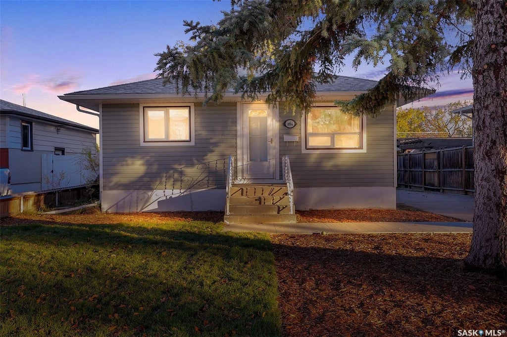 668 Grandview Street W, Moose Jaw Property Listing: MLS® #SK025081
