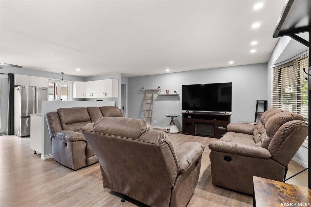 1003 Broad Street N, Regina Property Listing: MLS® #SK025286